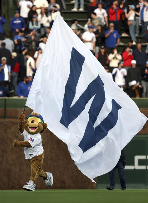 Photos Chicago Cubs Beat Texas Rangers 10 3 Chicago Tribune