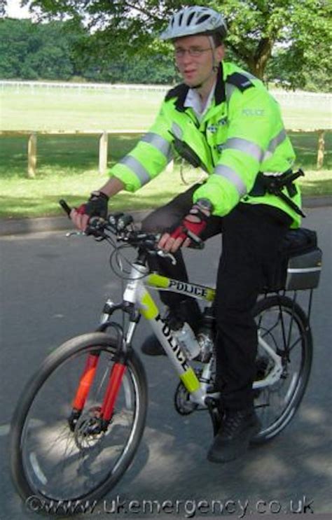 An Example Of An Experimental Police Cycle Livery Uk Emergency Vehicles