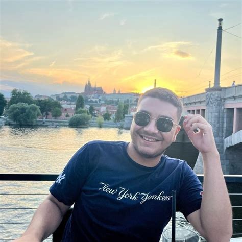 19 Yaşındaki Emre Vural Kalp Krizi Geçirdi