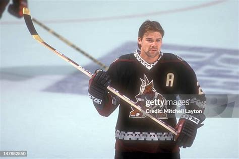 Coyotes Teppo Numminen Photos And Premium High Res Pictures Getty Images
