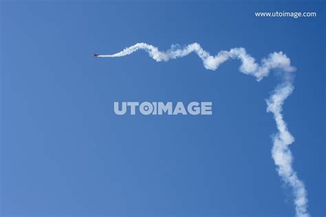 푸른 하늘과 비행기 궤적 에어쇼 Jypix 사진 비행기 비행기궤적 궤적 에어쇼 시범비행 블랙이글 공군 기념식 이벤트 행사 파란하늘 하늘 푸른색