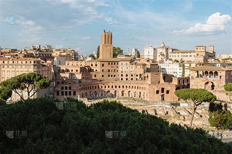 图拉真市场和罗马广场的城市全景