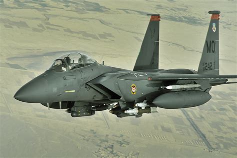 — Mcdonnell Douglas F 15e Strike Eagle