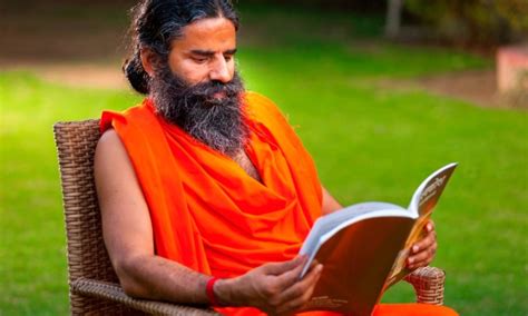 Baba Ramdev మనిషి జీవితం వందేళ్లు కాదంట యోగా గురు రాందేవ్ బాబా వివాదాస్పద వ్యాఖ్యలు