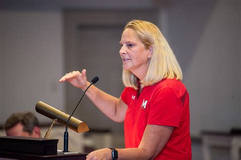 Freshman Convocation Welcomes Students To Smith Robert H Smith