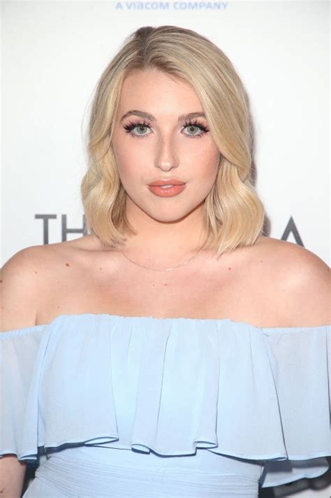 Elli Moore Pics Of The Singer Hollywood Life