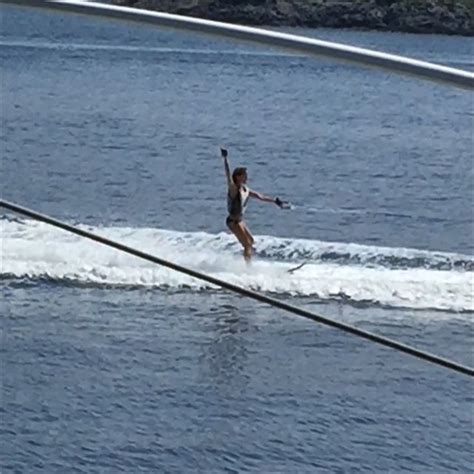 Bade İşçil Ile Eşi Denizde Aşka Geldi