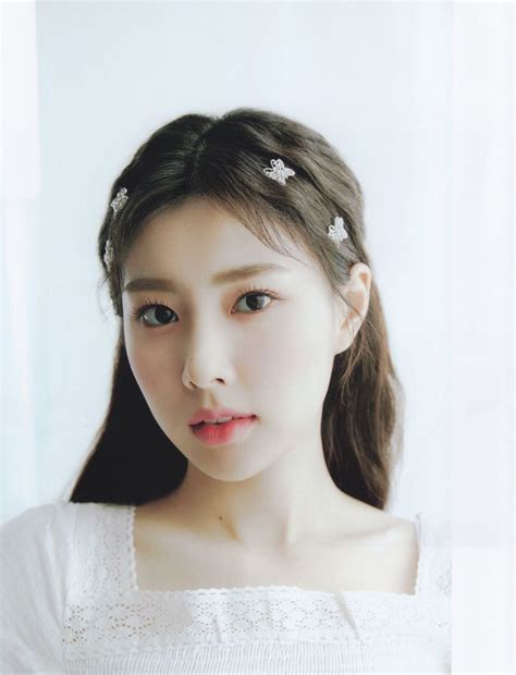 Izone 아이즈원 Kang Hyewon 강혜원 Orang Cantik Artis Kecantikan