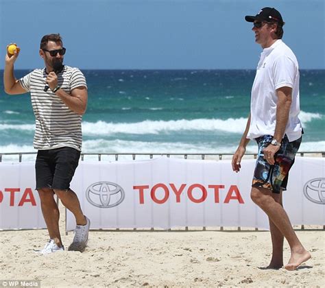 Dan Macpherson Spotted Playing Beach Cricket With Glenn Mcgrath And Steve Waugh Daily Mail Online