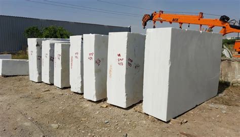 White Marble Blocks Thickness 80 Mm Size 300200200 Cm At ₹ 75000
