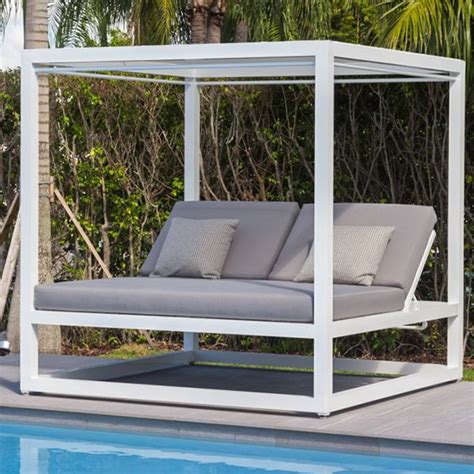 Outdoor Pool Day Beds
