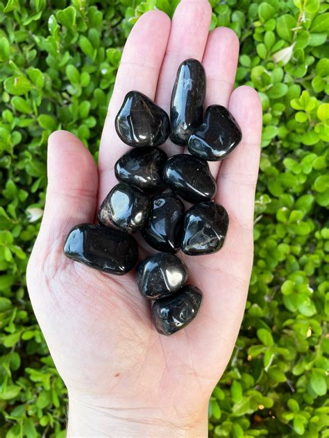 Onyx Grade A Tumbled Stones 18 25mm Small Natural Onyx Onyx Black