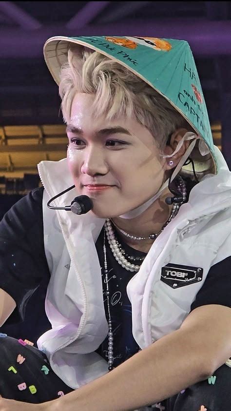 Captain Boy Đang Yêu Em Bé 1 Tuổi