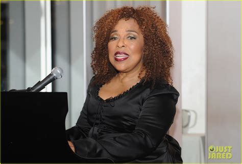 Killing Me Softly Singer Roberta Flack Cant Sing Anymore Due To Als
