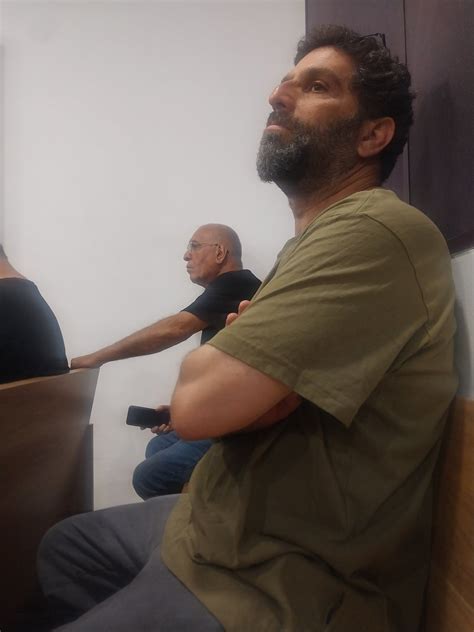 צילם והוצא מהאולם השחקן יוסי מרשק הגיע לדיון של נתניהו