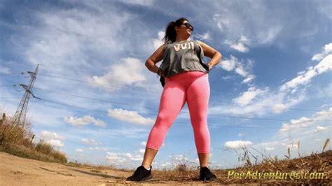 Pissing Trough Her Tights In A Hot Day Fat Girl Pee With Huge Jet