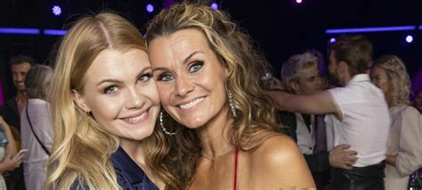 Agnete Saba Jeg Havnet Mellom To Stoler Underholdning