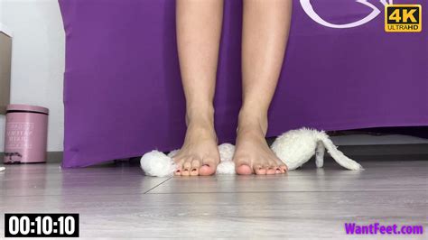 Barefoot Crushing Archives Want Feet Foot Fetish Videos Sexy Feet