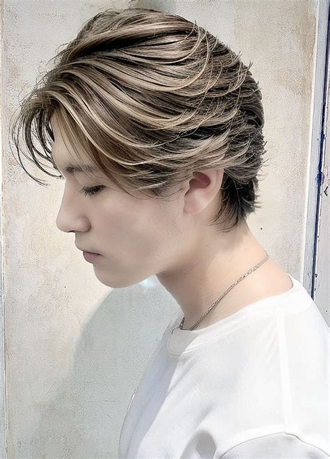金メッシュのヘアカタログ15選！ベースの色やメッシュ多め・少なめ別に紹介