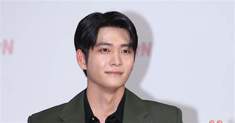 포토s 강태오 분위기 미남