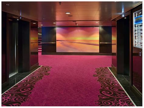 Why Are Mirrors And Glasses Used In Elevators Or Lifts This Is The Reason Behind This कभी सोचा