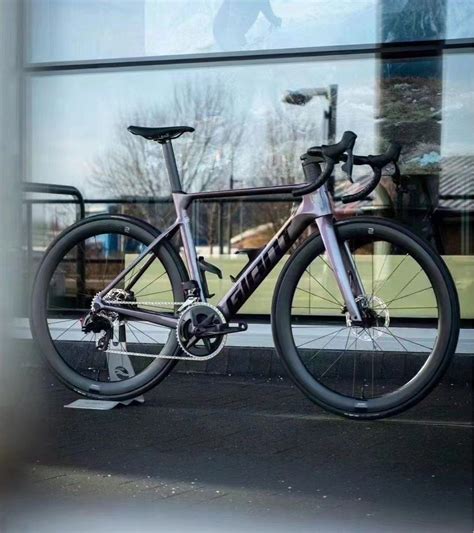 冰莓粉 2023 捷安特 Propel Pp Adv1公路車 M碼 Ml碼 Rival電變 Slr2碳輪 運動產品 單車及配件 單車 Carousell