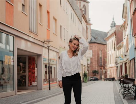 Das Ist Liebe Die Neue Single Von Lisa Bund Herzmusik Lisa Bund