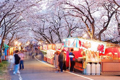 屋台とは？お祭り屋台の定番グルメからsns映えフード・ゲームまで徹底紹介！