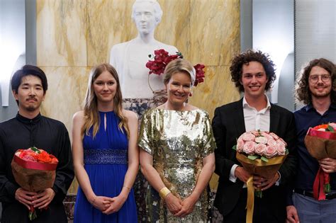 Zó Shiny Heb Je Koningin Mathilde Van België Nog Nooit Gezien Libelle