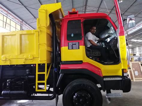 Lori Tipper 10 Tan Ranio Backhoe