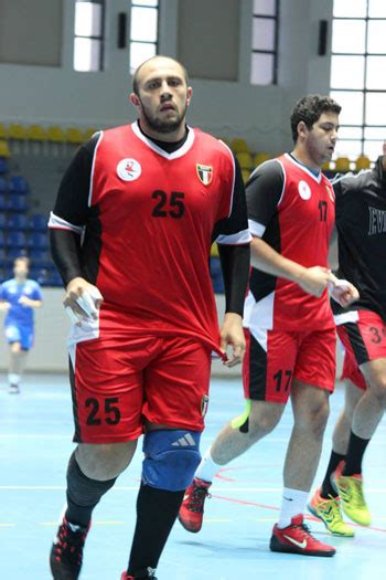 بالصور كرة اليد مهارة ملهاش دعوة بـالطول والوزن اليوم السابع