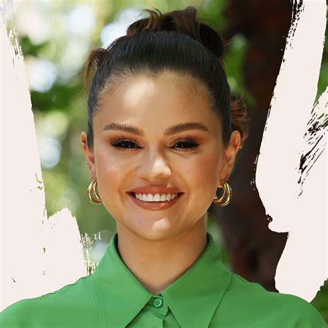 Selena Gomez Wears A Denim Corset In The Teaser For Her New Music Video