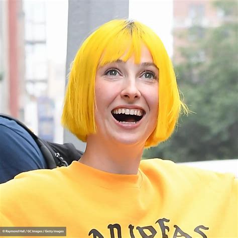 Tessa Violet Télécharger Et écouter Les Albums