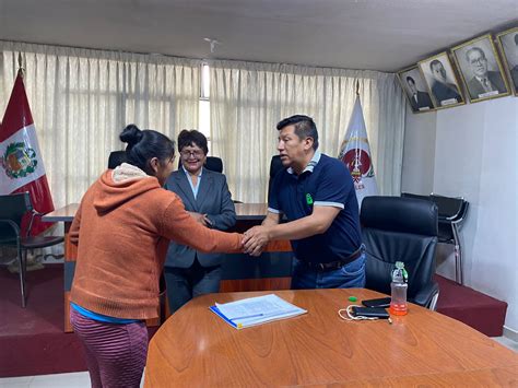 𝗡𝗜Ñ𝗔 𝗩𝗢𝗟𝗘𝗜𝗕𝗢𝗟𝗜𝗦𝗧𝗔 𝗥𝗘𝗖𝗜𝗕𝗘 𝗔𝗣𝗢𝗬𝗢 𝗘𝗖𝗢𝗡Ó𝗠𝗜𝗖𝗢 𝗗𝗘 𝗔𝗟𝗖𝗔𝗟𝗗𝗘 𝗗𝗔𝗠𝗔𝗦 Municipalidad Distrital De Chilca