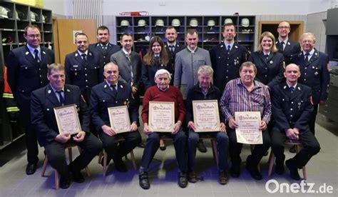 Feuerwehr Ebersbach Ehrt Treue Kameraden Onetz