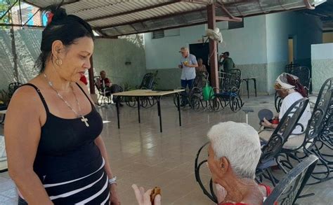 Una Casa Por La Vida De Los Abuelos La Demajagua