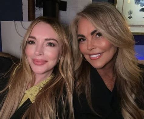 Who Is Dina Lohan All About Lindsay Lohans Mother And Her Life Story