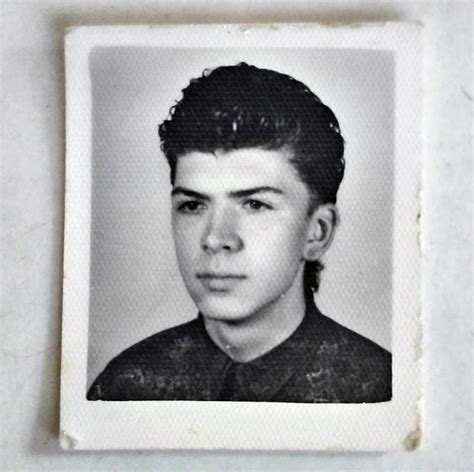 Fotohádanka Z Mladíka Vyrástol Jeden Z Najobľúbenejších Slovenských Zabávačov Fotografia č1