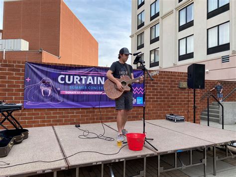 Our Happy Daz Patio Filled Up For Live Music From Derek Allen Some Of