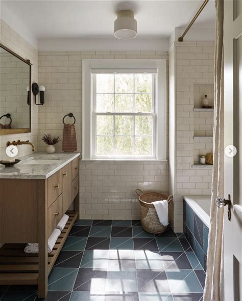 Creative Bathroom Wall Tile Ideas For Small Bathrooms
