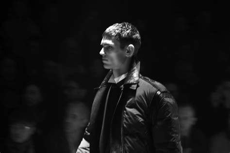 Download Lanvin Runway Model Wallpaper