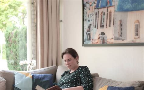 Uit De Boekenkast Schrijver Els Florijn Leest Graag Egodocumenten