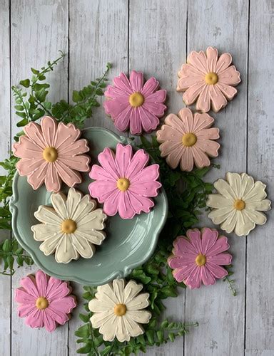 Daisy Cookie Thecraftedcookiecomp