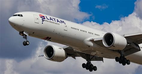 Latam Pilot Ivan Andaur Dies After Collapsing In The Middle Of Miami To Santiago Flight