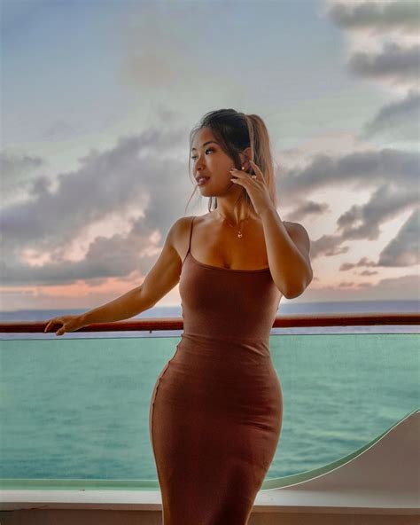 Cruise Babe Sexy