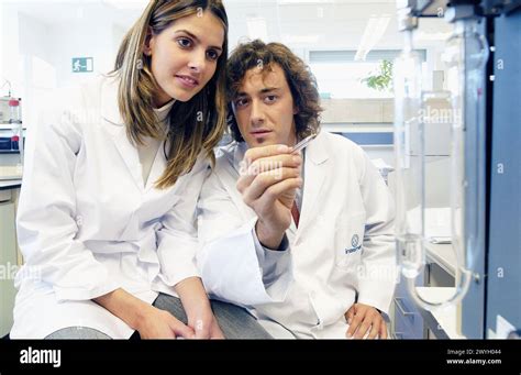 Gas Chromatographer With Thermal Conductivity Detector Tcd Electron