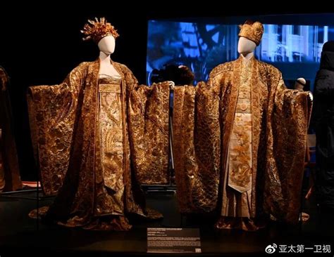 港片爱好者必来！香港电影美术及服装造型展开展财经头条新浪财经
