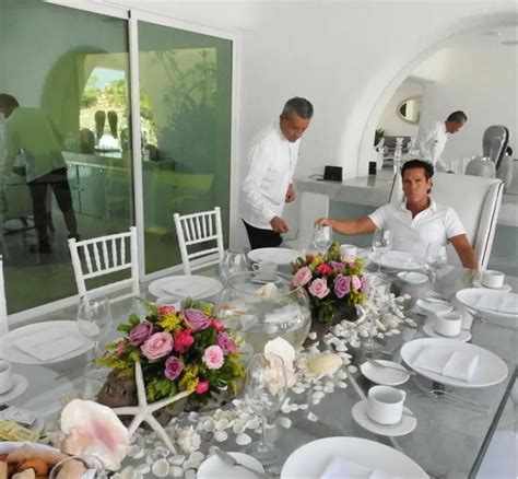 ¿cómo Es La Mansión De Roberto Palazuelos Y Qué Hoteles Son De Su