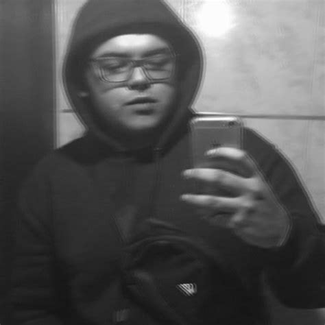 Tomás Tomasaguirre9 • Threads Say More