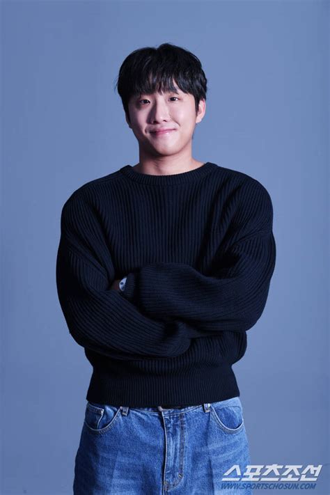 단독③ 홍사빈 무빙 김도훈 상 받으면 자기 얘기 꼭 해달라고손 편지꽃 선물 고마워 청룡영화상